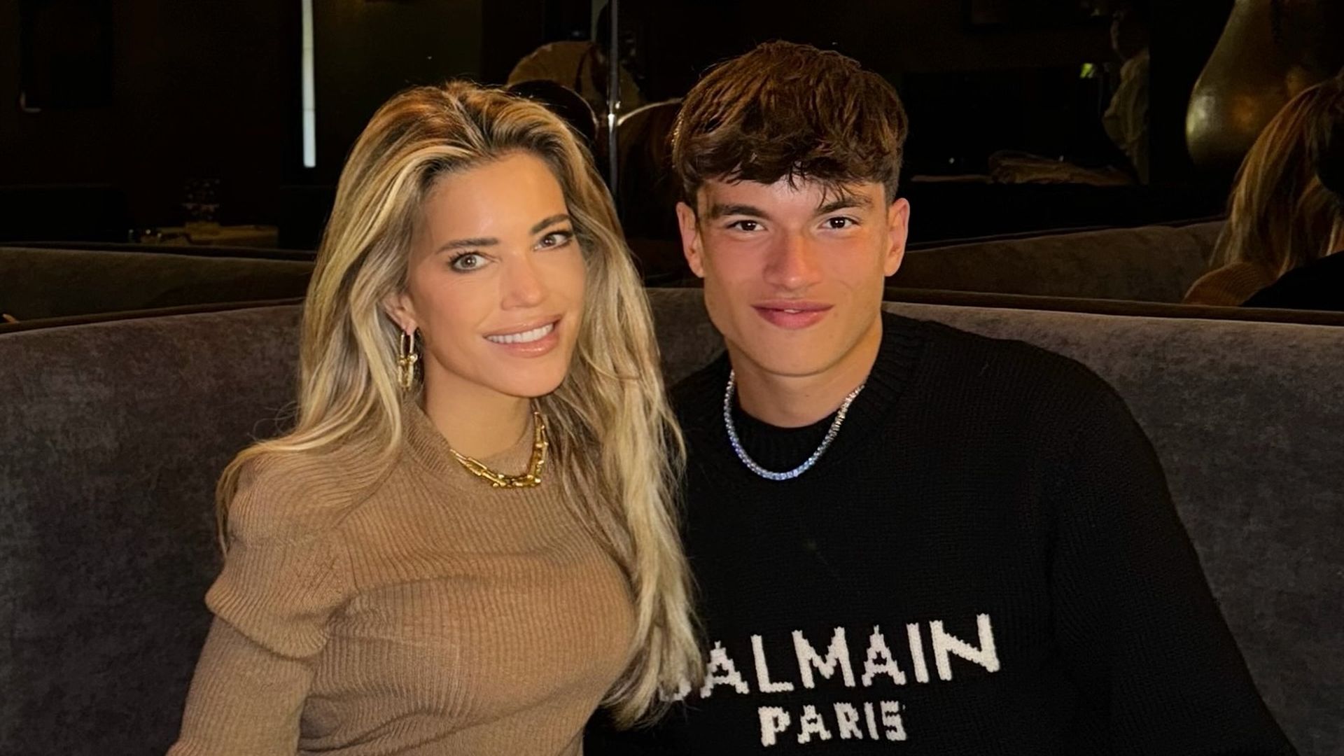Sylvie Meis Ist Stolz Damián Unterzeichnet Fußballvertrag