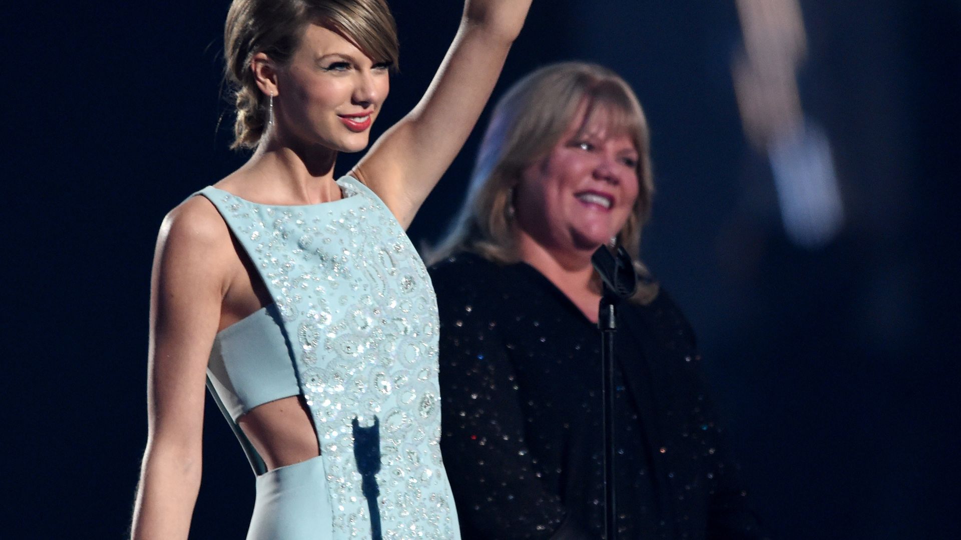 Nach Krebs-Schock: Mama Swifts bewegende Laudatio für Taylor