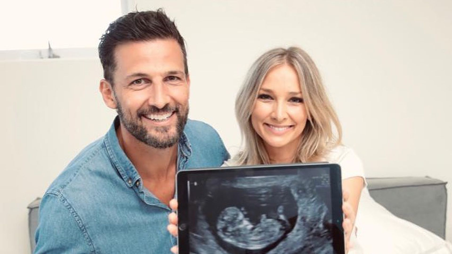 Bachelor-Paar Tim Robards und Anna erwarten ihr erstes Kind