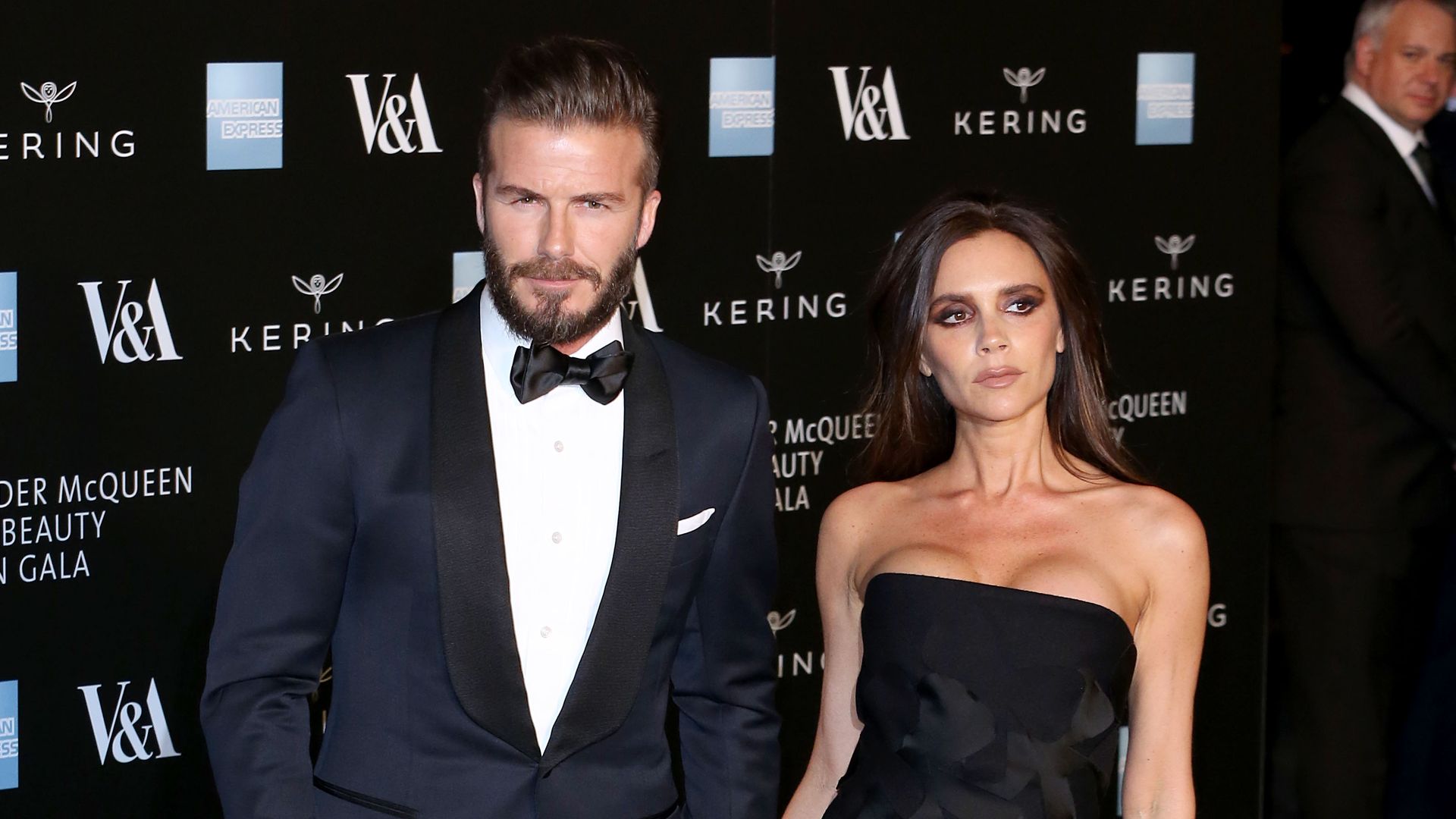 Push-Up Spice: Victoria Beckham mit Mega-Dekolleté | Promiflash.de