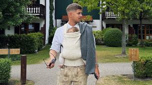 Lena Gercke und Dustin genießen Urlaub mit ihren Töchtern | Promiflash