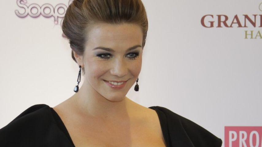 AWZ: Anna-Katharina zeigt ihr pralles Dekolleté | Promiflash.de