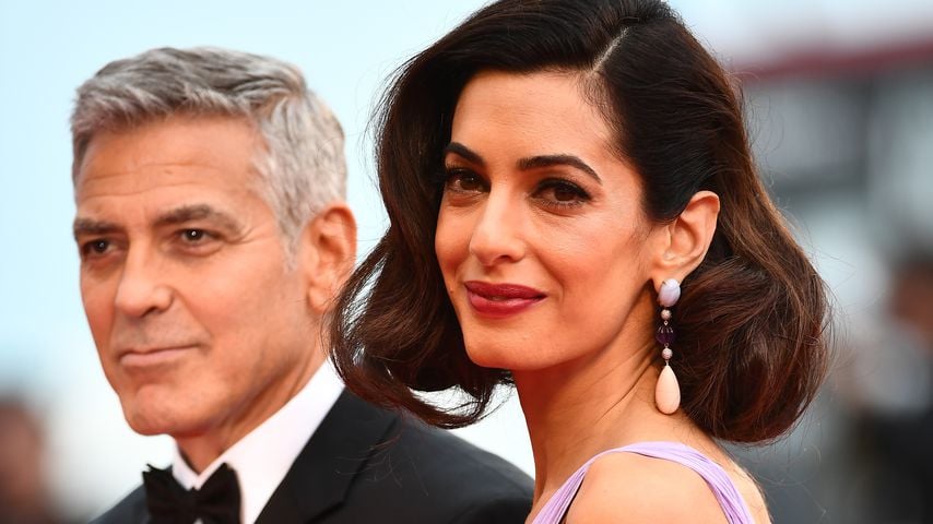 Endlich: George und Amal Clooney zeigen ihre Zwillinge! | Promiflash.de