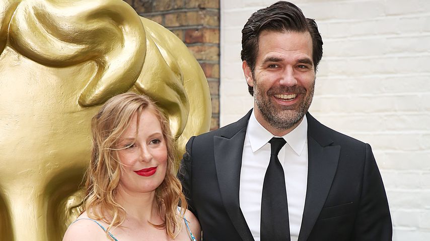 Nach Tod des Sohnes (2): Rob Delaney wieder Vater geworden | Promiflash.de