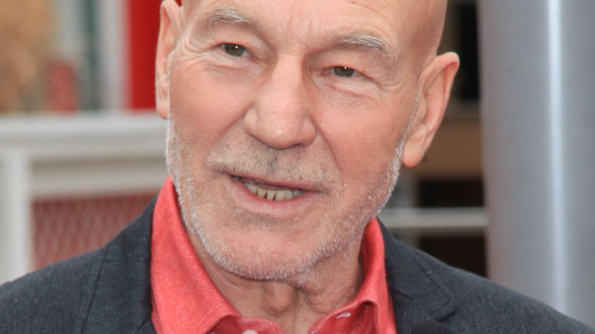 Topfit: Patrick Stewart zeigt sich als Mucki-Opa | Promiflash.de
