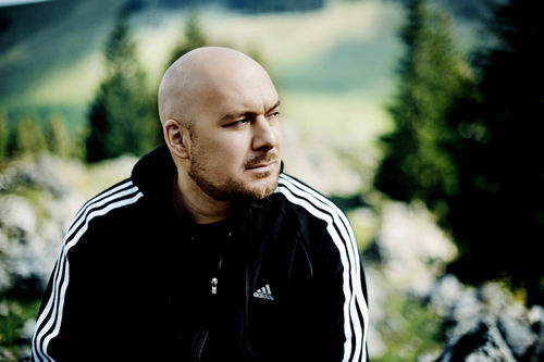 Place these two artists in suitable countries