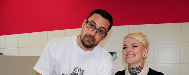 Süßes Foto: Sido knuddelt mit Mama und Schwester | Promiflash.de